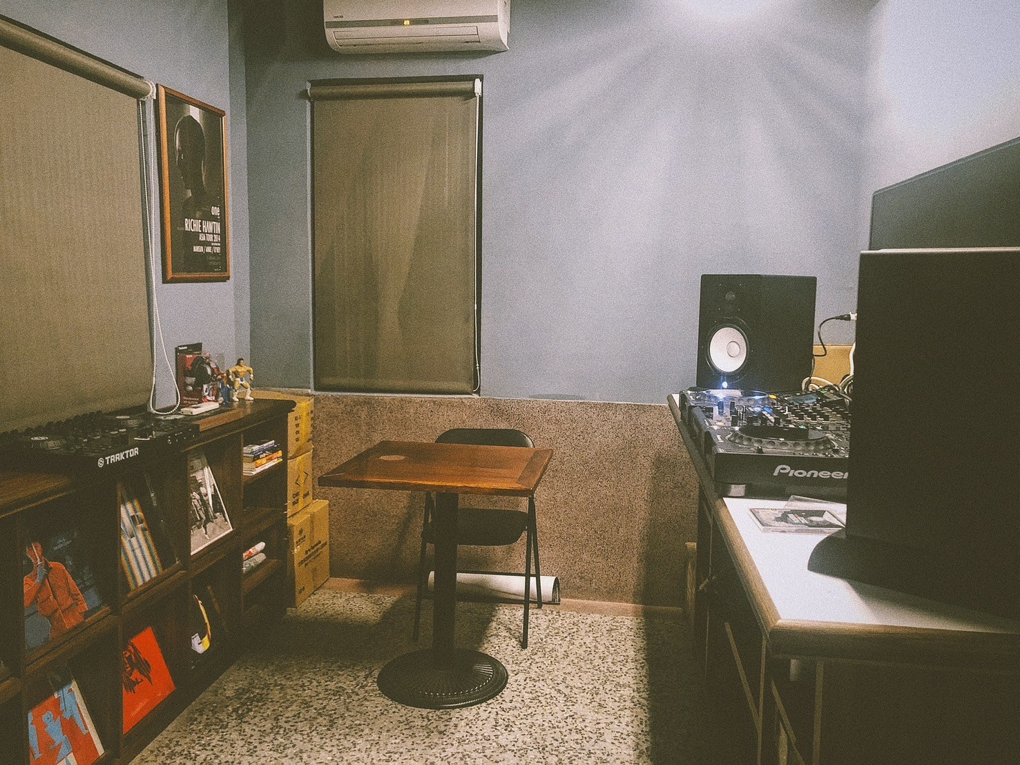 逛唱片行 | 台南 44 Bit Records 四四拍唱片行 | 期盼成為一個讓大眾認識電子樂的橋梁 | Sound of Life 聲活圈 | Powered by KEF